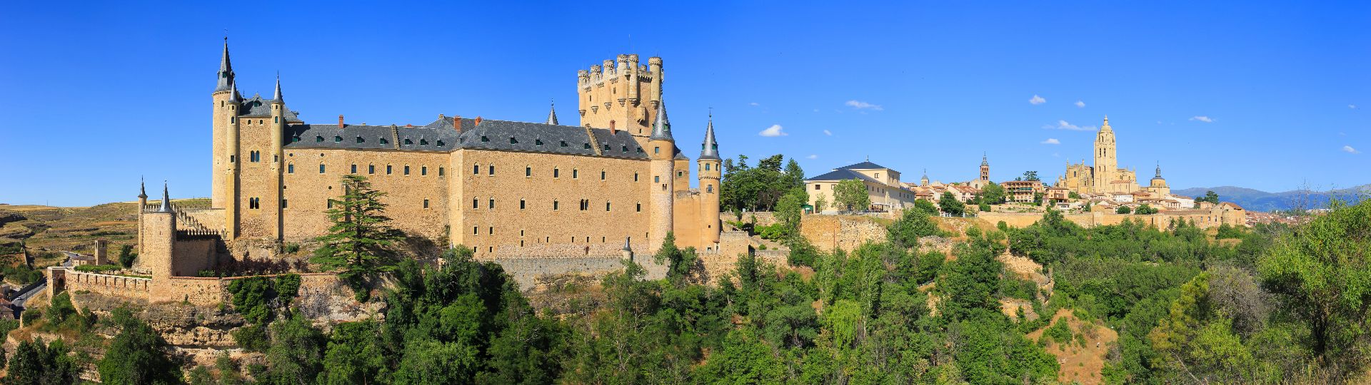 Escapada a Segovia con entrada al Alcázar | Nativics.com